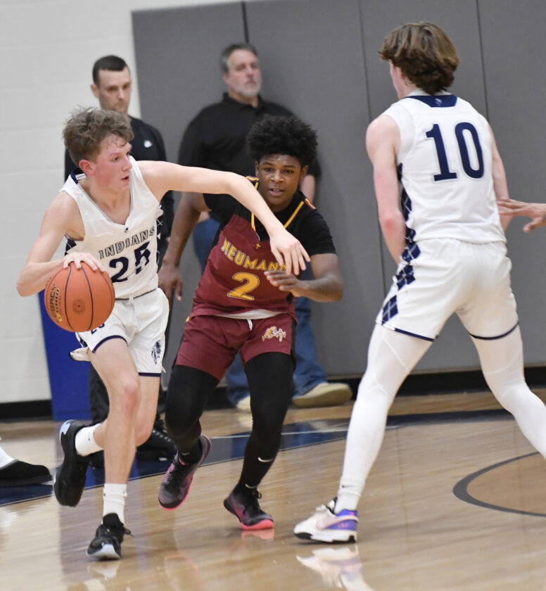 Muncy wins thriller against Neumann and gives coach Jason Gresh his ...